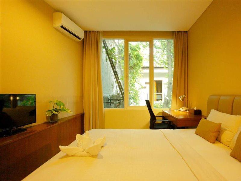 W HOME CIPETE GUEST HOUSE JAKARTA